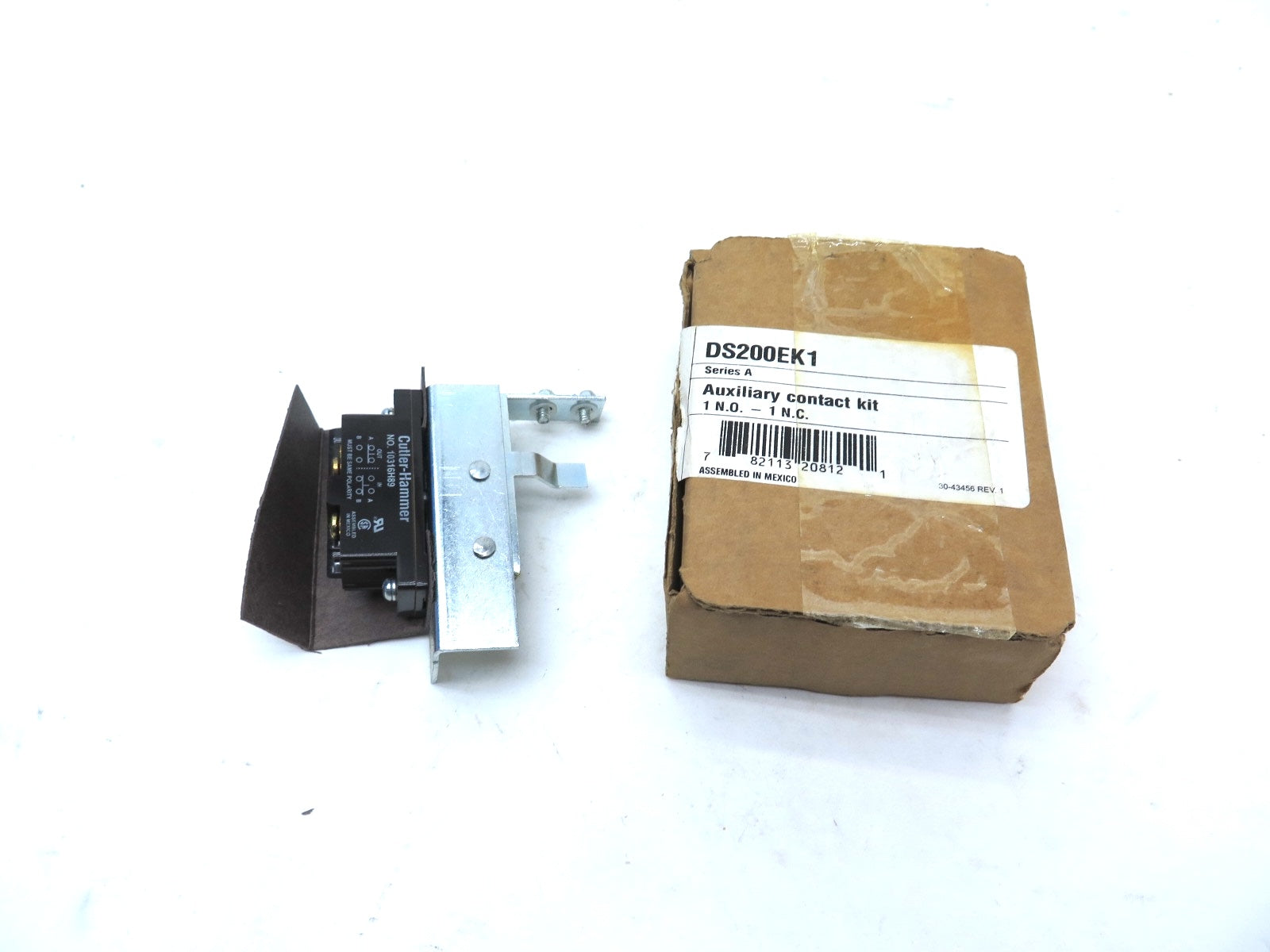 Eaton DS200EK1 Auxiliary Contact Kit 1N.O. - 1N.C. | Advance Operations