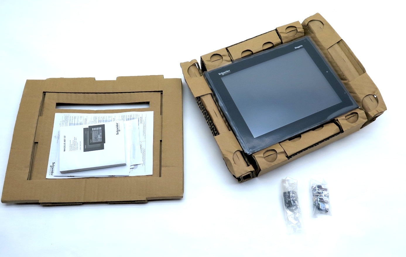 Schneider Electric XBTGT5330 HMI Touchscreen Interface 24VDC | Advance ...