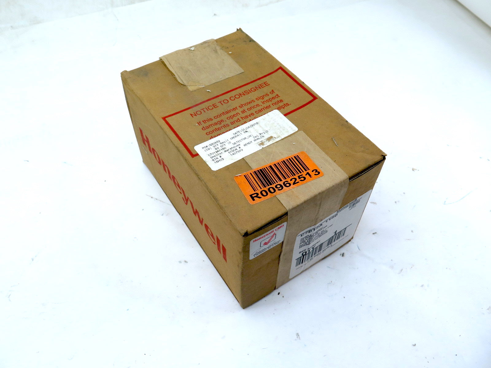 Honeywell C7012A 1160 Purple Peeper UV Flame Detector 120V – Advance ...