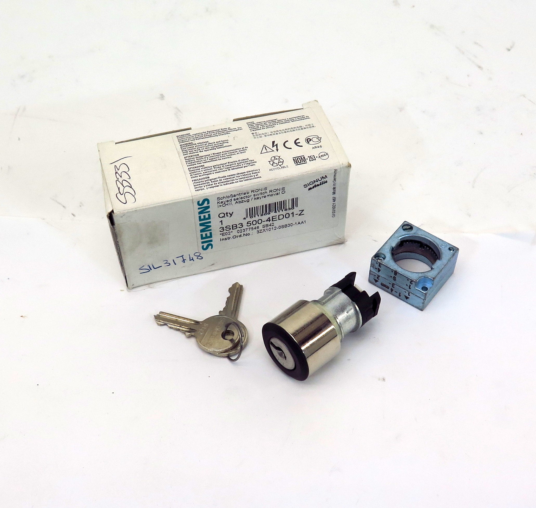 Siemens Keyed Selector Switch 3SB3 500-4ED01-Z | Advance Operations
