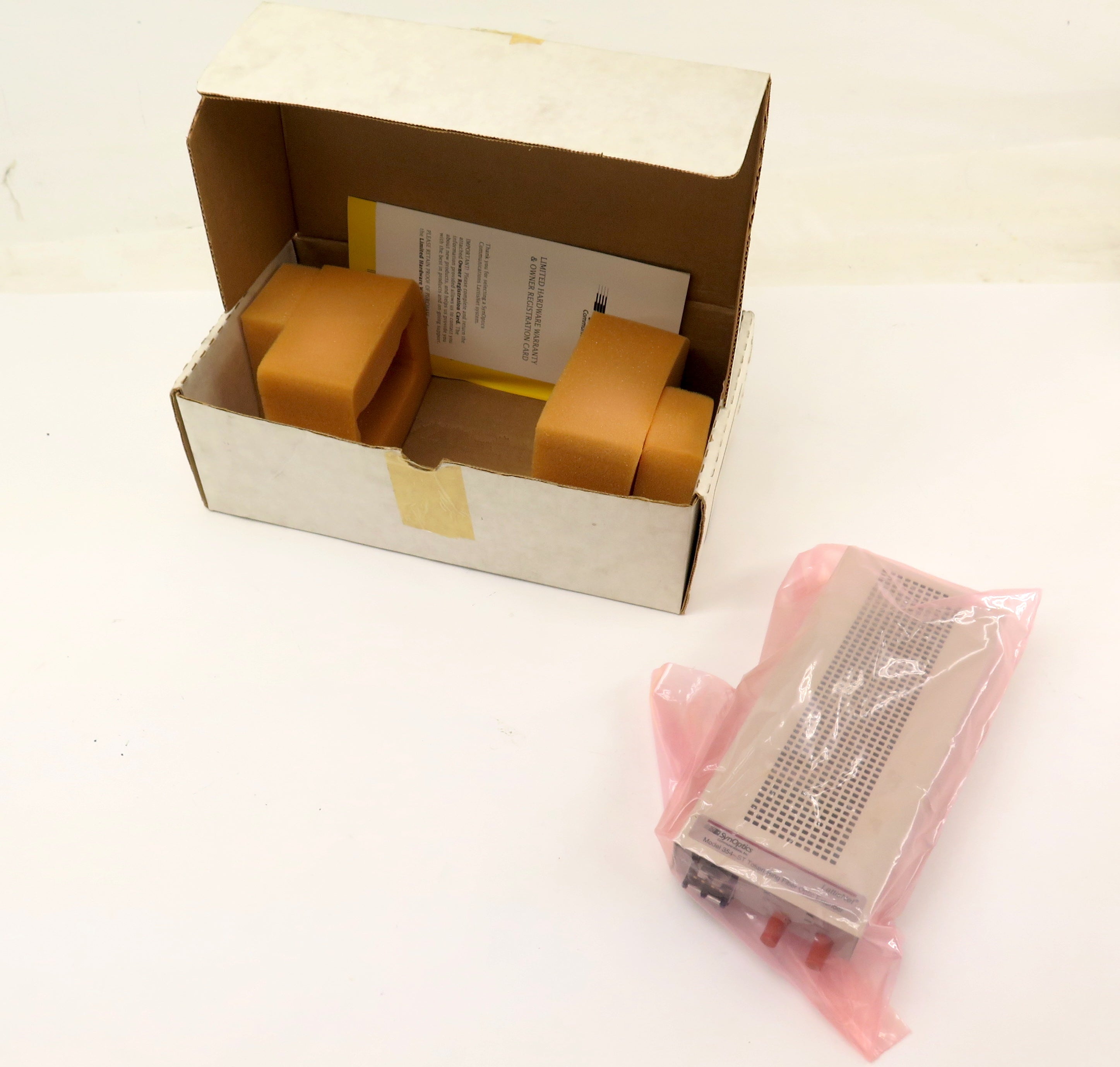 SynOptics Communications Model 354-ST Token Ring Fiber Optic Extender ...